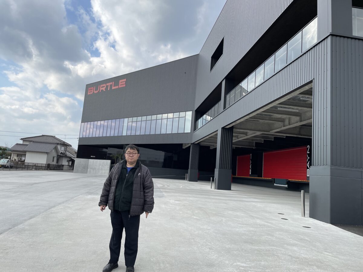 バートルさんの新しい 物流倉庫 CAMP BURTLEキャンプバートルに行ってきました – 神戸の作業服屋サヌキ社長BLOG 「ご安全に」
